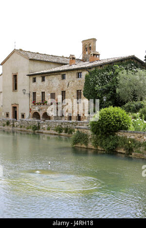 Thermal bath of Bagno Vignoni Stock Photo - Alamy