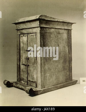 The photographs of Tutankhamun's tomb document the discovery of the ...
