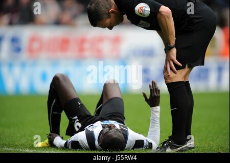 CHEIK TIOTE DAN GOSLING NEWCASTLE UNITED FC NEWCASTLE UNITED FC ST ...