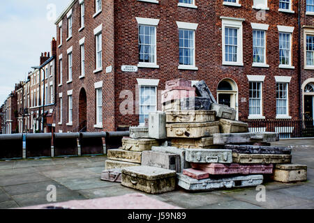 Luggage,statue,sculpture,Hope Street,Liverpool,Merseyside,England ...