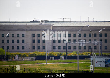 The pentagon headquarters of the us department of defence Washington DC ...