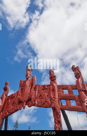 Carved Maori totem poles (pou or pouwhenua) at Waitangi near Paihia in ...