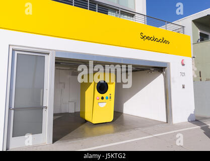 Vending machine selling Snapchat Spectacles, in pop-up shop on Venice ...