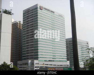 02781 Forum Robinsons Cybergate Malls EDSA Boni Pioneer Woodlands ...