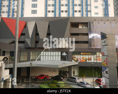 03566 Light Mall Light Residences SMDC EDSA Boni Pioneer Mandaluyong ...