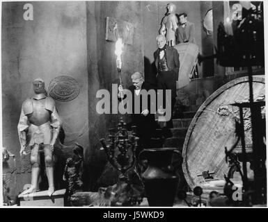 HOUSE OF USHER, Harry Ellerbe, Vincent Price, Myrna Fahey, Mark Damon ...