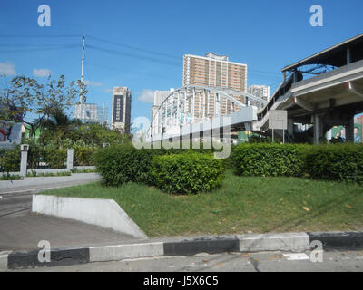 This image shows the Guadalupe Bridge in Metro Manila, connecting ...