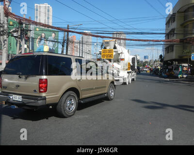 A view of the Pasig River Park in the Cembo, West Rembo, and Makati ...