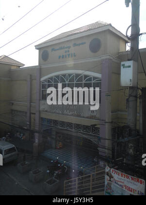 The pedestrian footbridge near Tayuman and Juan Luna bridges in Manila ...