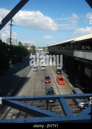 The Magallanes Interchange MRT Station in Makati City connects key ...