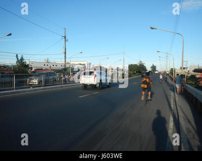 The Vargas Bridge connects Kapasigan and Bagong Ilog along Pasig ...