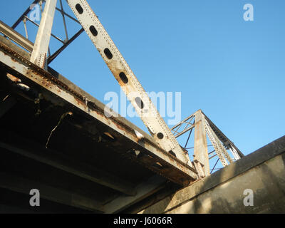 The Old and New Sulipan Bridges connect areas in Apalit, Calumpit, and ...