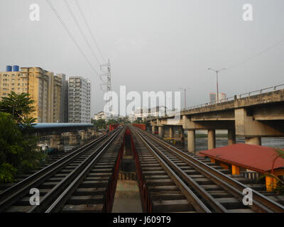 The Santa Mesa PNR Station in Manila is a central hub for the ...