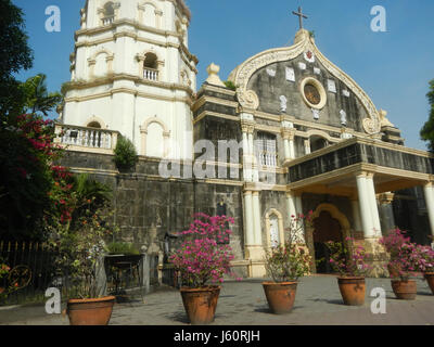 This image captures a wedding held at the Santiago Apostol Church in ...