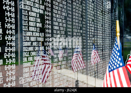 Indiana Chesterton,War Memorial,monument,patriotism,remembrance ...