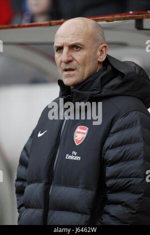 STEVE BOULD ARSENAL FC COACH ETIHAD STADIUM MANCHESTER ENGLAND 23 ...