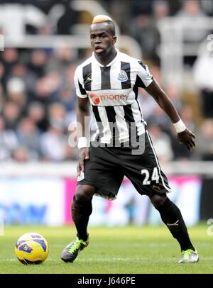 Cheick Tiote, Newcastle United Stock Photo - Alamy