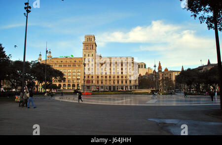 spain shopping illuminated advertising barcelona shopping street spain ...
