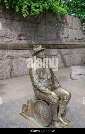 Statue of Franklin D Roosevelt in wheelchair at FDR Memorial in Stock ...