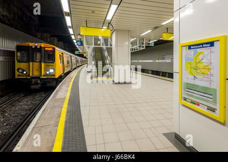 platform 1 at Liverpool Central Merseyrail underground station Stock ...