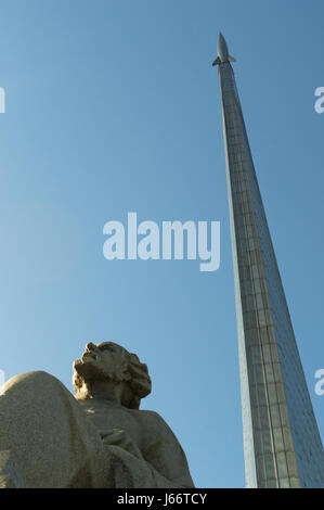 Monument to the Conquerors of Space and statue of Konstantin ...