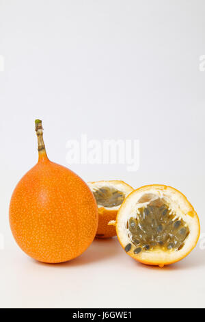 progenies fruits fruit berries passion fruit orange food aliment ...