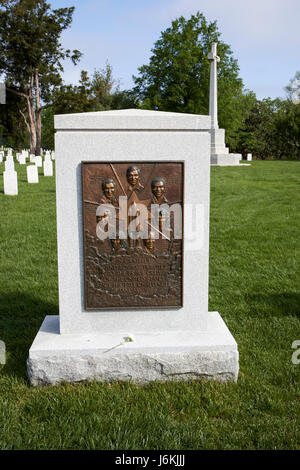 Space Shuttle Challenger Memorial, Arlington National Cemetery ...