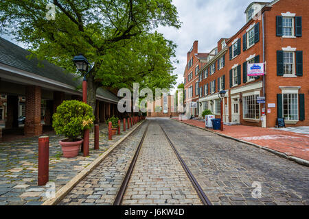 Brick buildings and cobblestone street at Head House Square, in Society ...