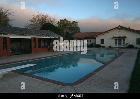 A Contemporary and modern ranch-style house in the countryside with a ...