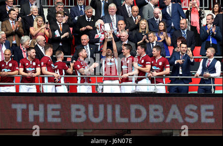 South Shields' captain Julio Arca lifts the Buildbase FA Vase Trophy at ...
