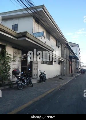 A description of the roads and streets in Tondo, Manila, including ...