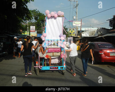 The Holy Cross Fiesta Patronales procession in Sitio Malusak, Santa Ana ...