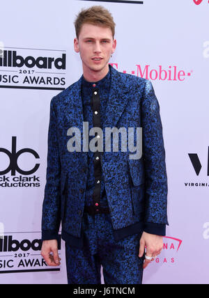 Machine Gun Kelly arrives at the Billboard Music Awards on Sunday, May ...