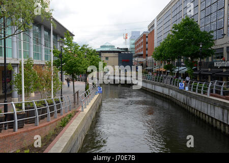 reading town centre the oracle shopping centre development by the river ...