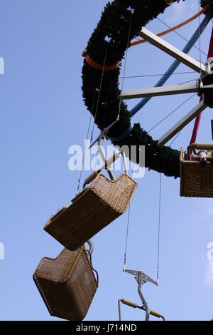 tree chain May maypole high pressure area theme park rope motion ...