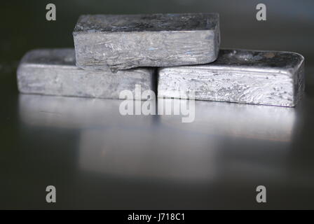lead (plumbum) pb heavy metal Stock Photo - Alamy