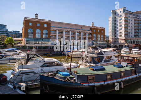 Harbour Yard, Thames Quay, Chelsea Harbour Marina, London Stock Photo ...