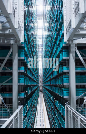 Automatized high rack warehouse Stock Photo - Alamy