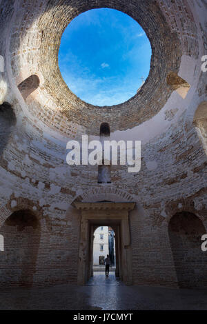 Diocletian's Palace, Vestibule, Roman Catholic Archidiocese of Split ...