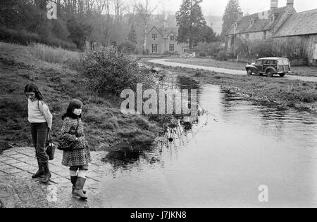 1970s village life England Uk countryside Upper Slaughter Elderly Stock ...