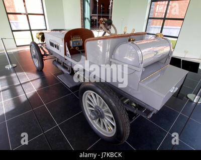 The 1903 Spyker 60HP is a pioneering four-wheel-drive racing car from ...