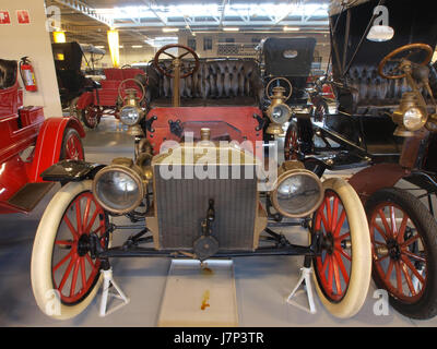 The 1907 Ford R is a vintage American automobile known for its simple ...