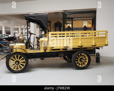 1905 Camion Peugeot Type 64, historical photo of a 1905 Peugeot truck ...