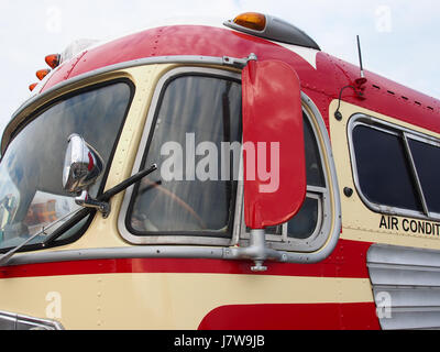 The 1952 GMC Silver Eagle (M3 CQ, PD4103) is a classic bus model known ...