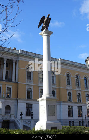 The Beacon Hill Monument in Boston, Massachusetts, marks the site of ...