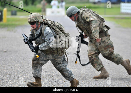 Members of 2120th Engineer Company, 120th Engineer Battalion, 90th ...