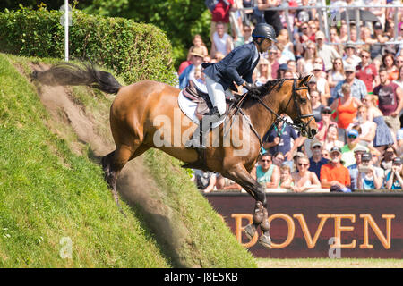 Hamburg, Germany. 28th May, 2017. Pato Muente of Slovenia celebrates on ...
