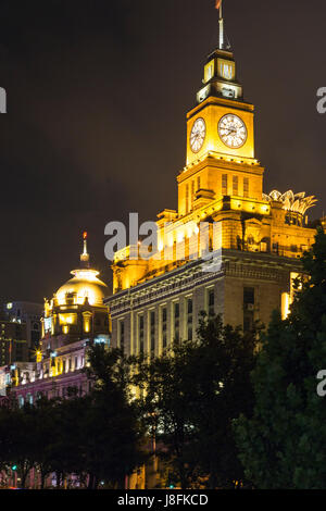 Illuminated, colonial building, The Bund, Shanghai, People's Republic ...