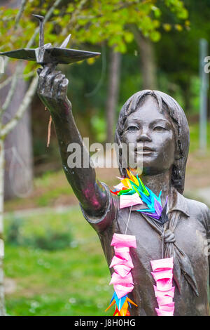 Bronze Statue of Sadako Sasaki in Seattle - SEATTLE / WASHINGTON ...