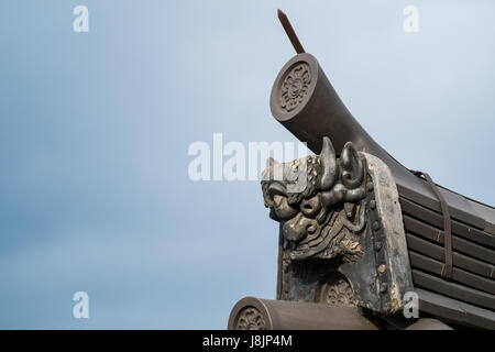 Traditional Japanese architecture and rooftop gargoyles Stock Photo - Alamy